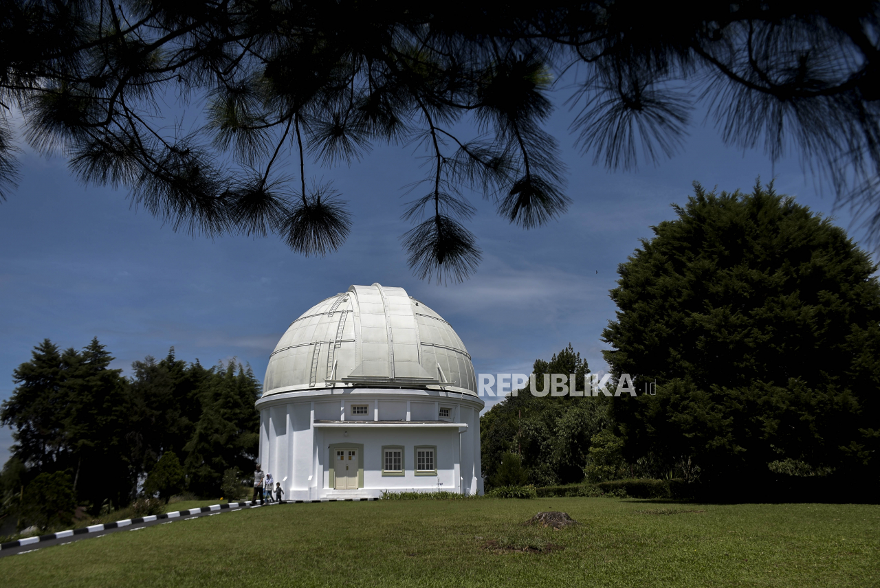 Seratus Tahun Observatorium Bosscha Seratus Tahun Observatorium Bosscha