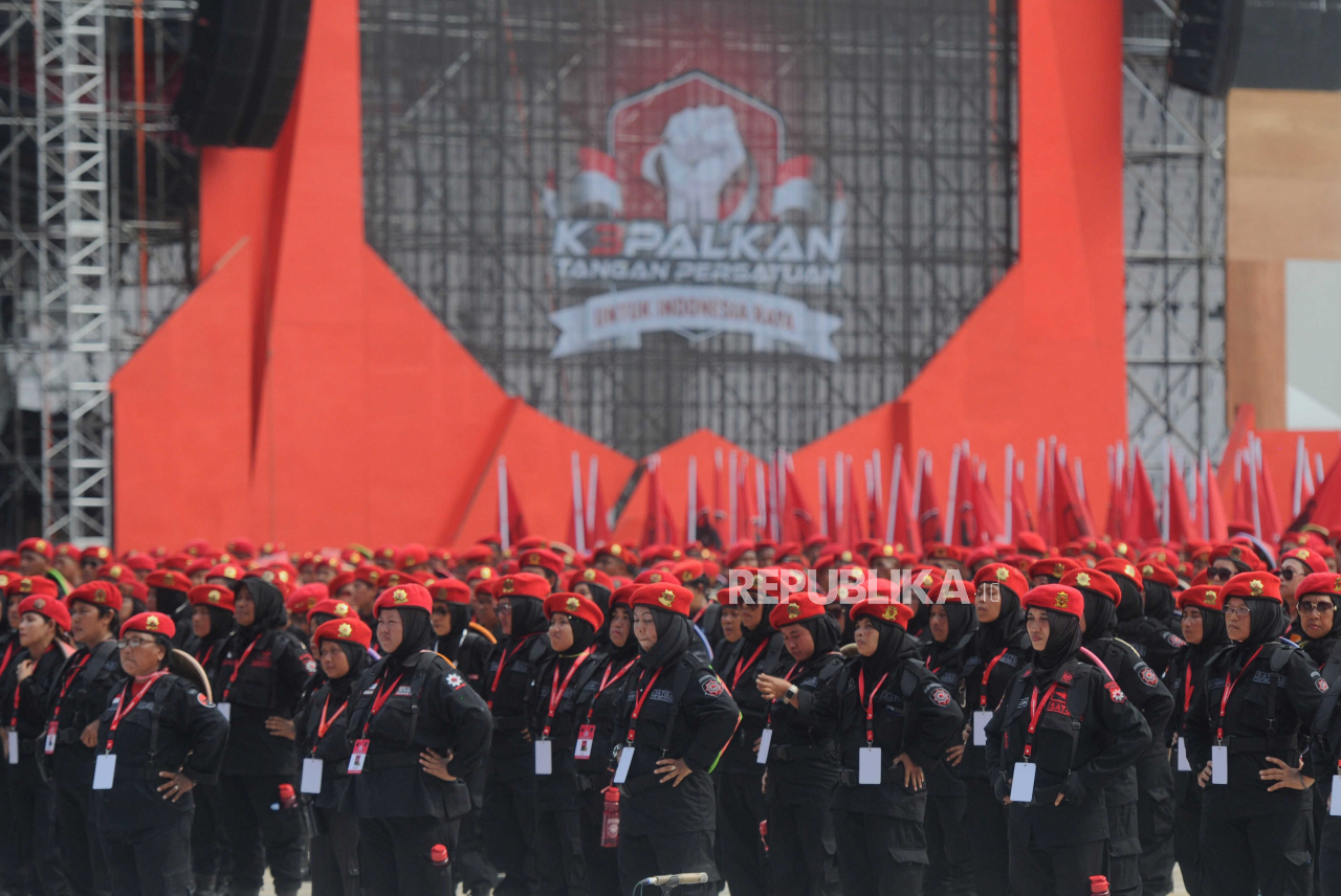 Gladi Resik Rangkaian Puncak Peringatan Bulan Bung Karno Gladi Resik Rangkaian Puncak Peringatan Bulan Bung Karno