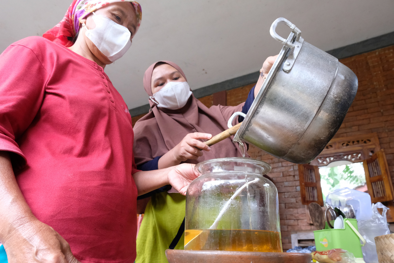 Menghadapi Kelangkaan Minyak Goreng