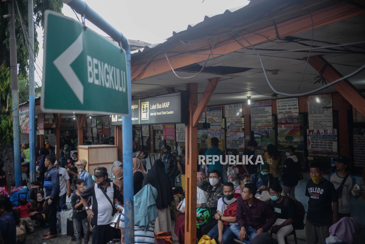 Terminal Kalideres Ramai Jelang Nataru