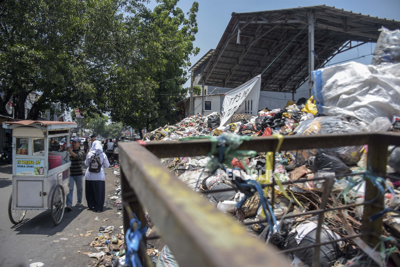 Darurat Sampah di Bandung Raya Darurat Sampah di Bandung Raya