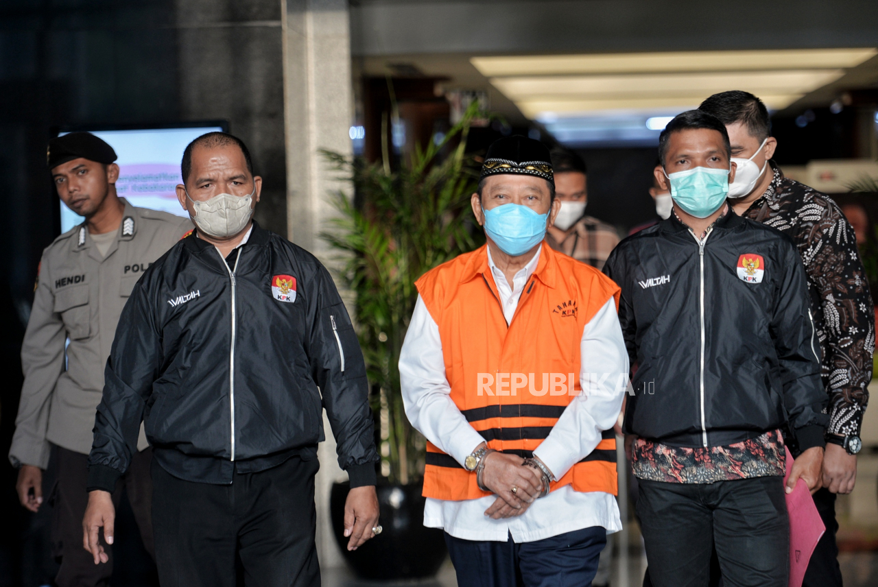 Saiful Ilah Kembali Mengenakan Rompi Tahanan KPK