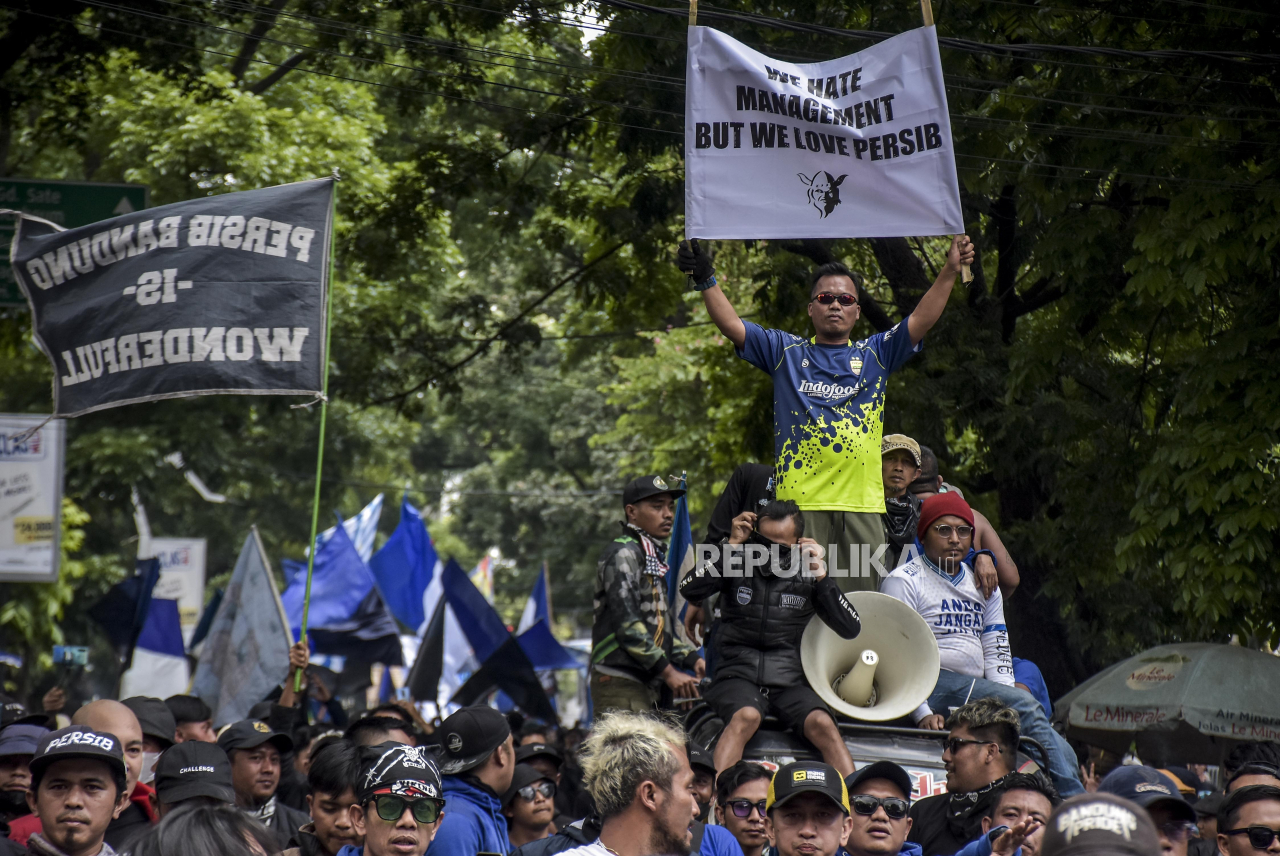 Aksi Bobotoh Persib Bandung