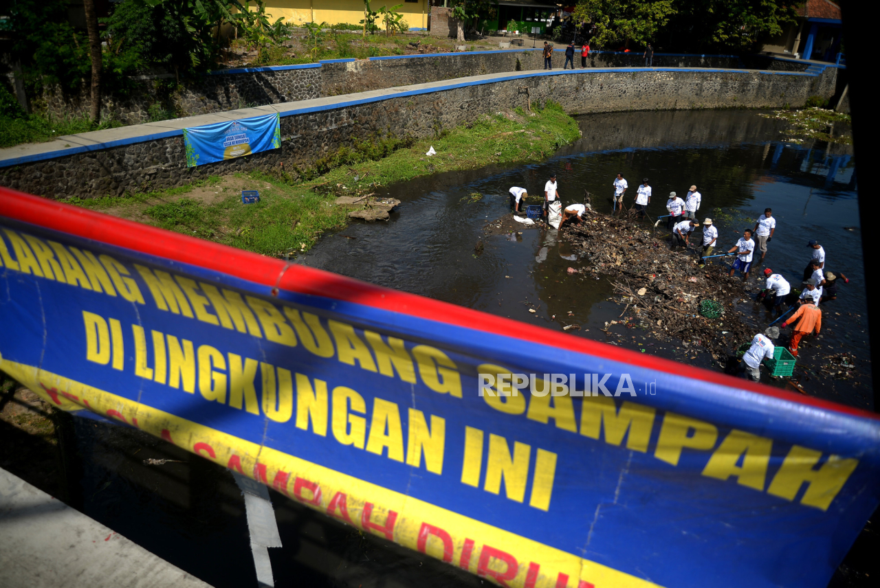 Aksi Bersih-bersih Sungai Winongo Bantul