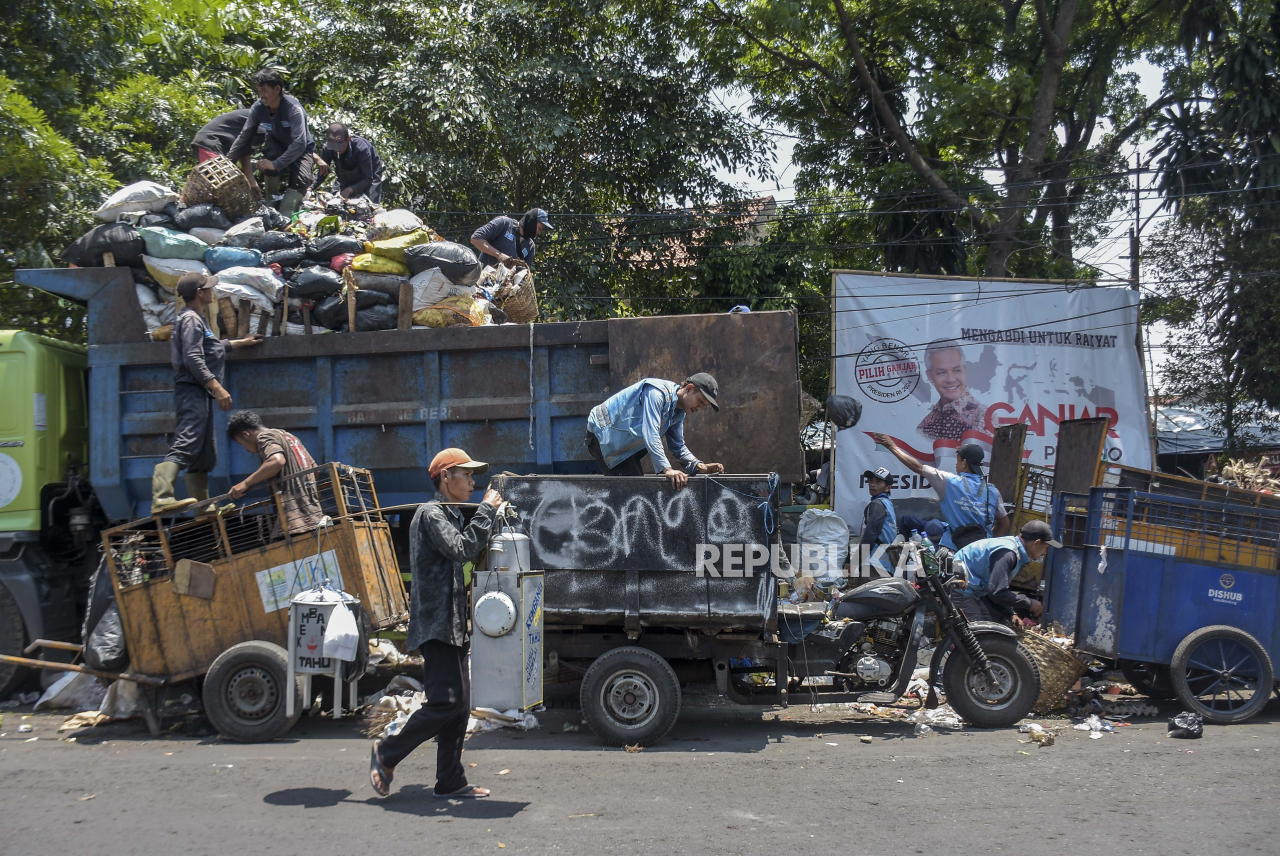 Darurat Sampah di Bandung Raya Darurat Sampah di Bandung Raya