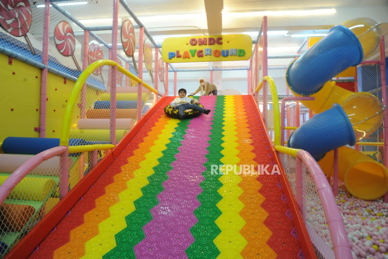Arena Bermain Anak Dipadu Layanan Kesehatan
