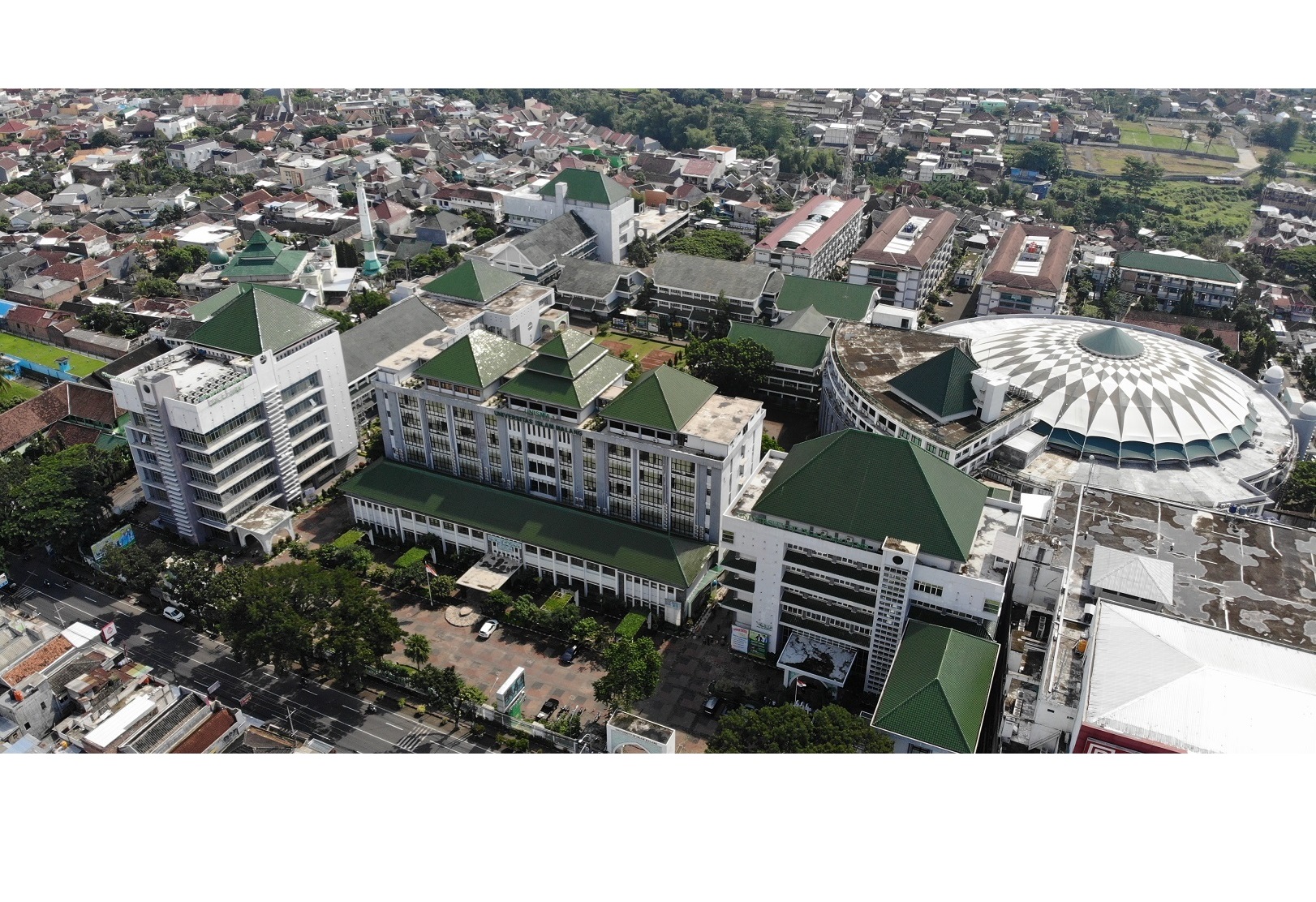 KH Oesman Mansoer, Pendiri Dua Kampus Islam