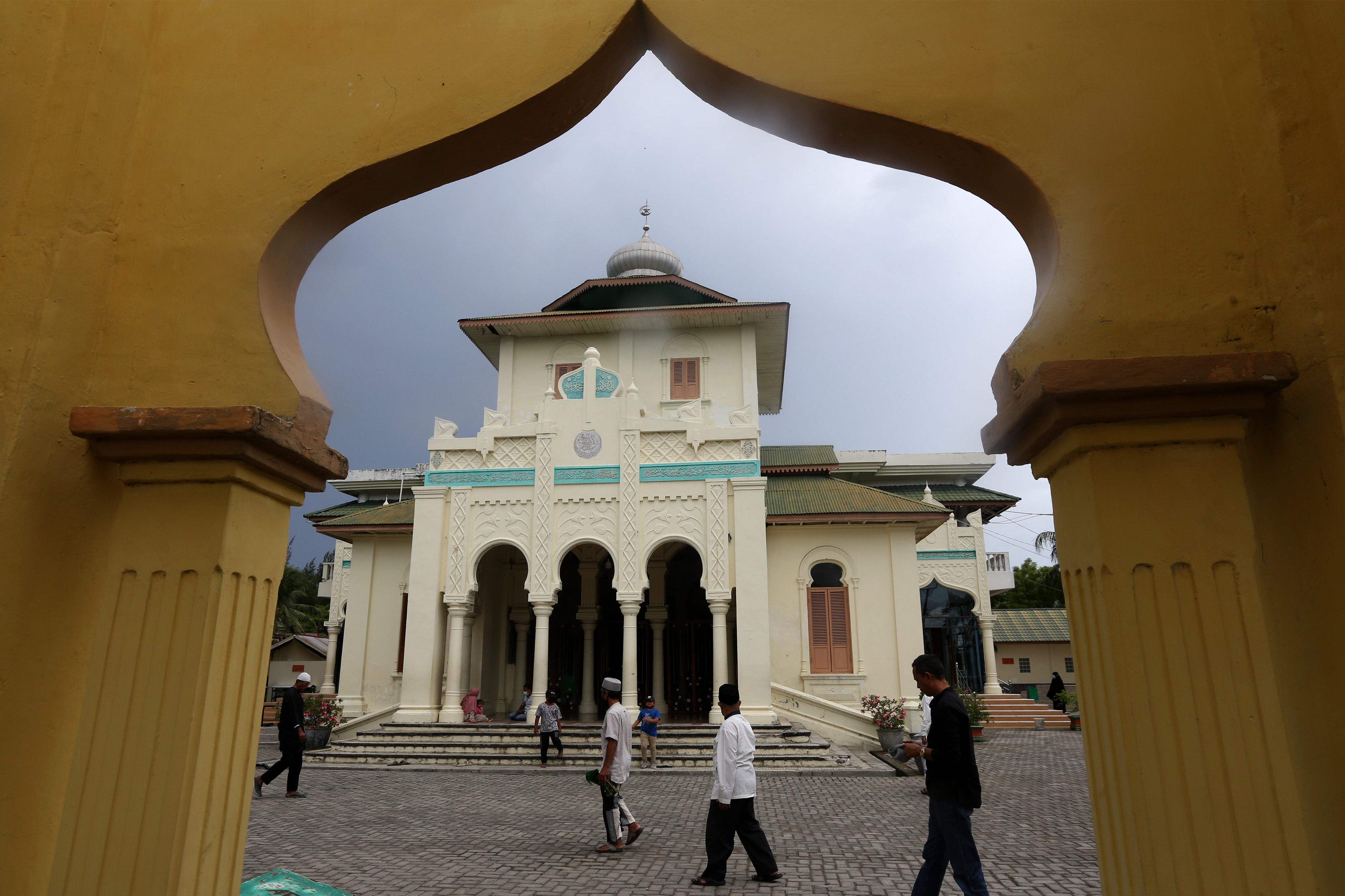 Masjid Baiturrahim, Jejak Sejarah di Ulee Lheue