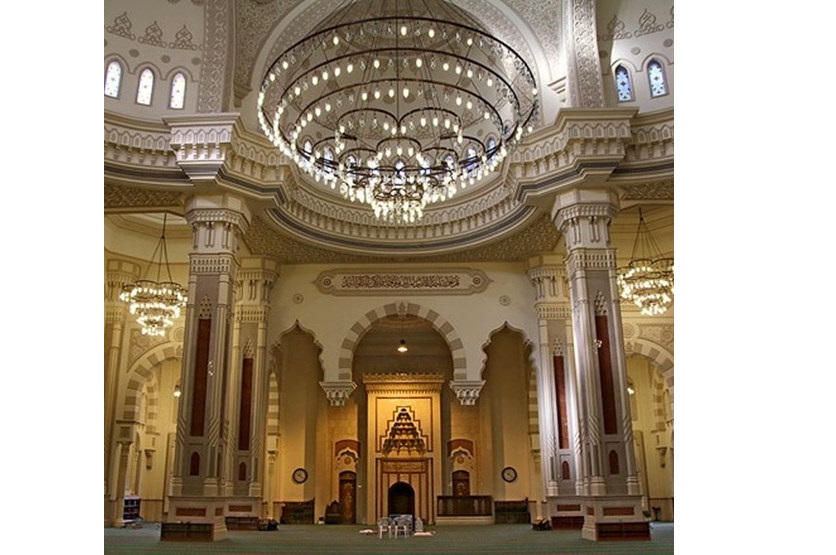 Pesona Masjid di Seberang Teluk
