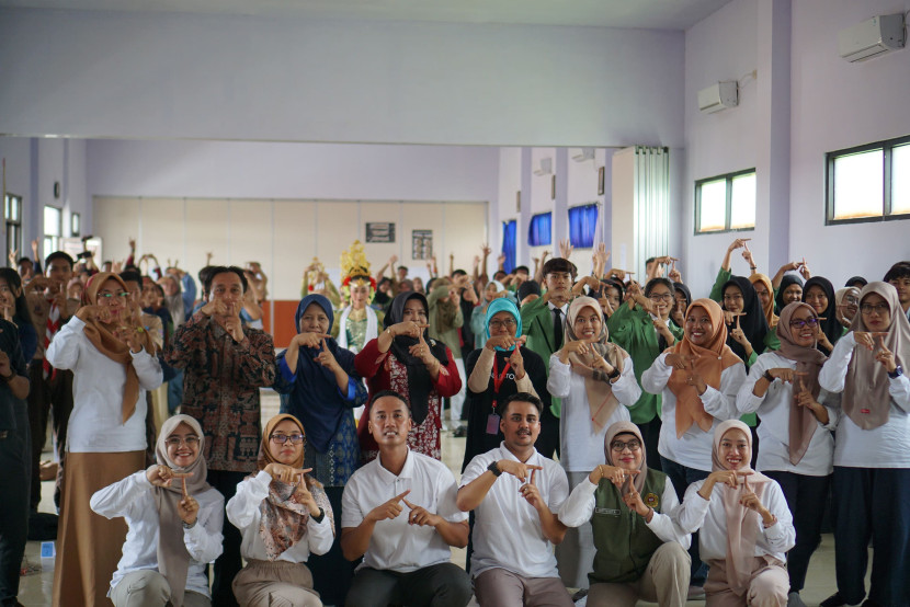 Tangkal Hoax Pemilu Ratusan Gen Z Jember Ikuti Sekolah Kebangsaan