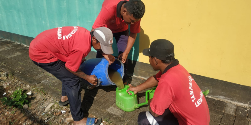 Kepala Lapas Batang Kanwil Kemenkumham Jateng Aplikasikan Langsung ... Kepala Lapas Batang Kanwil Kemenkumham Jateng Aplikasikan Langsung ...