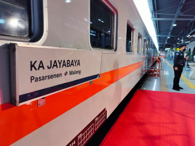 Kereta Ekonomi New Generation Mulai Beroperasi di KA Jayabaya: Hasil Modifikasi KAI (3 - Habis ...