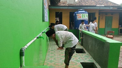 Bantuan Sumur Bor dan Tempat Wudhu BMH Ubah Wajah Ponpes Da'watun Nuroniyah | topnews62.com