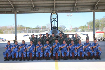 Usai Latihan di Darwin, Enam Pilot F-16 TNI AU Transit di Lanud El Tari ...